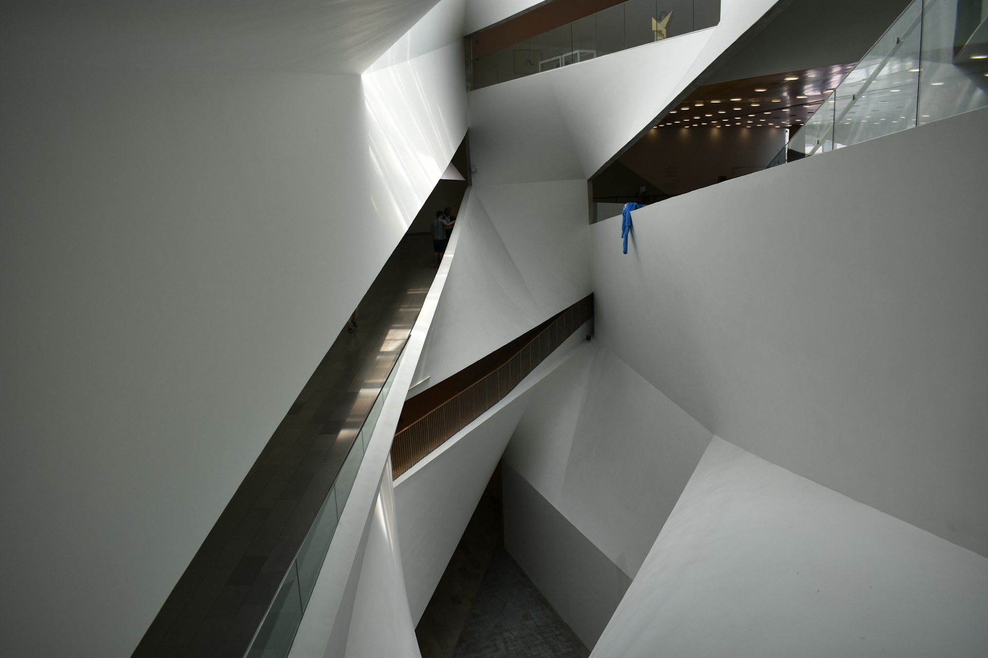 The Impact of Contemporary Abstract Art on Modern Interiors - News ...